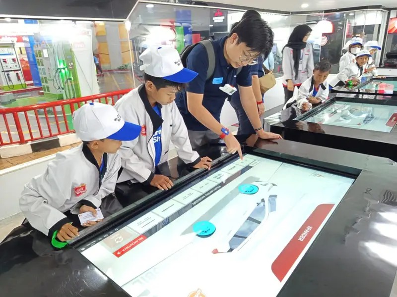 Krama Yudha Tiga Berlian Motors (KTB) menyelenggarakan p